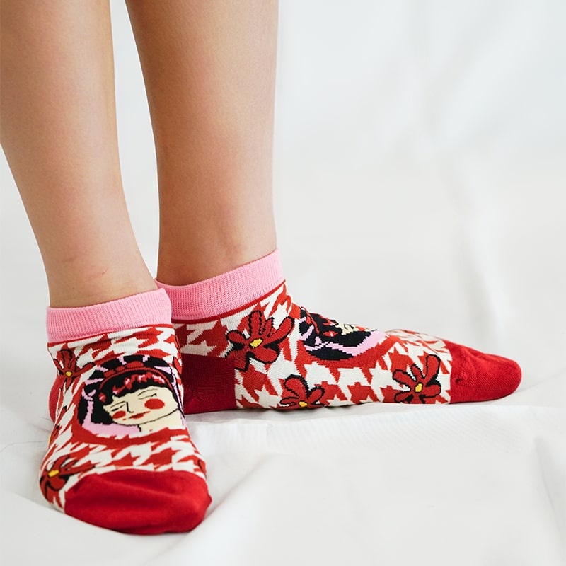 Girls Mind Socks | TheSockWave