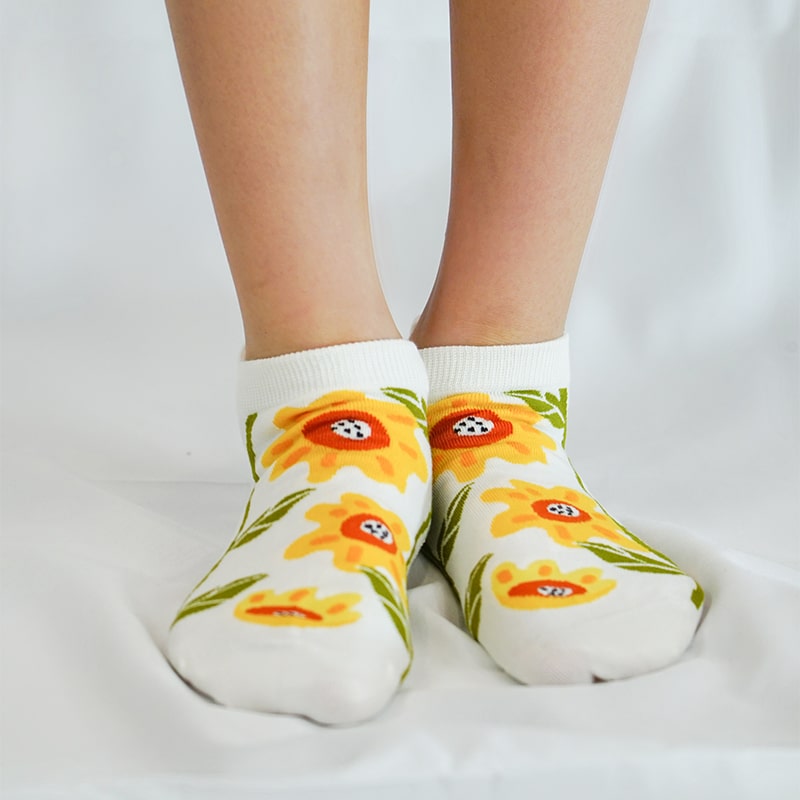 White Ankle Socks with Sunflower Blooming | TheSockWave