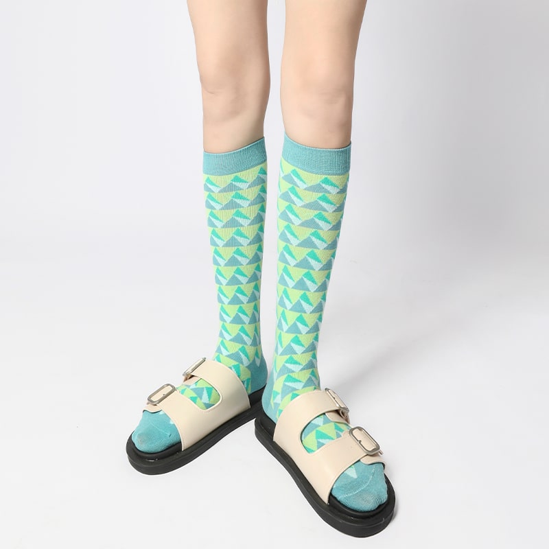 Triangle Mosaic Socks | TheSockWave